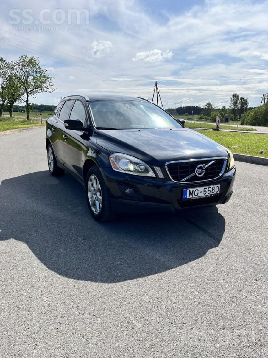 Melns Volvo XC60 2010 Kuldīga, ar dzinēja tilpumu 2.40 L un nobraukumu 320 tūkst. km par 6700 €, foto 1 vietnē AUTOMOTO.COM.LV