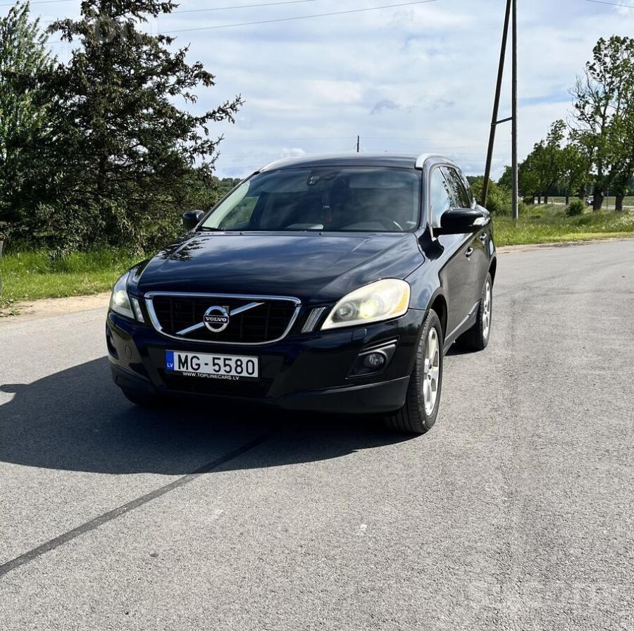 Melns Volvo XC60 2010 Kuldīga, ar dzinēja tilpumu 2.40 L un nobraukumu 320 tūkst. km par 6700 €, foto 2 vietnē AUTOMOTO.COM.LV