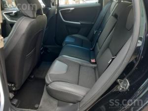 Black Volvo XC60 2010 in Daugavpils, with an engine capacity of 2.40 L and mileage of 0 thousand km for 9550 €, photo 17 on AUTOMOTO.COM.LV