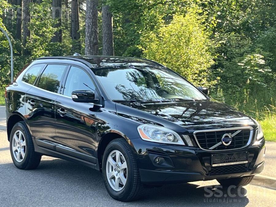Black Volvo XC60 2010 in Valmiera, with an engine capacity of 2.40 L and mileage of 260 thousand km for 9800 €, photo 1 on AUTOMOTO.COM.LV