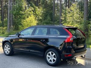 Black Volvo XC60 2010 in Valmiera, with an engine capacity of 2.40 L and mileage of 260 thousand km for 9800 €, photo 5 on AUTOMOTO.COM.LV