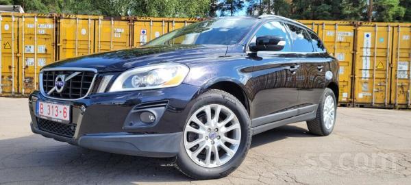 Black Volvo XC60 2010 in Riga, with an engine capacity of 2.40 L and mileage of 0 thousand km for 9900 €, photo 4 on AUTOMOTO.COM.LV