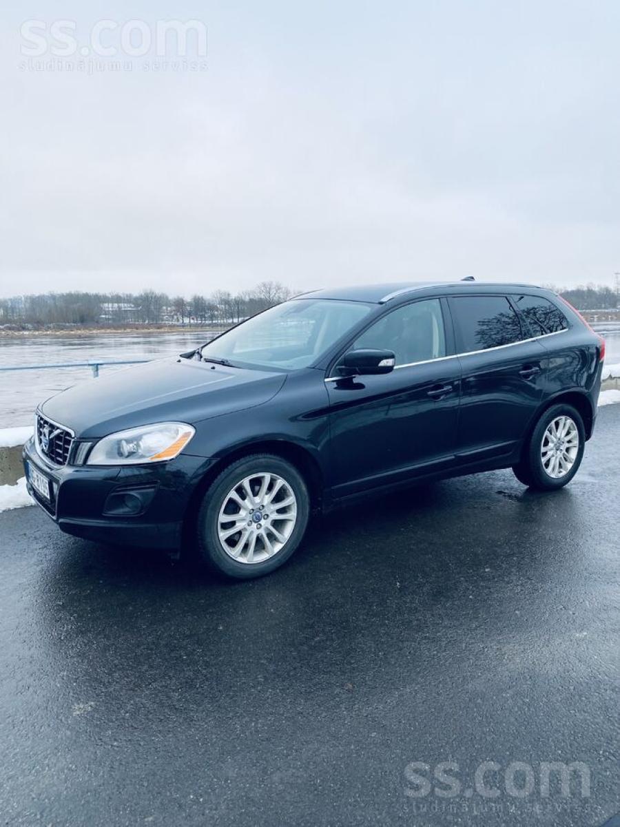 Melns Volvo XC60 2010 Jēkabpils, ar dzinēja tilpumu 2.40 L un nobraukumu 220 tūkst. km par 7300 €, foto 3 vietnē AUTOMOTO.COM.LV
