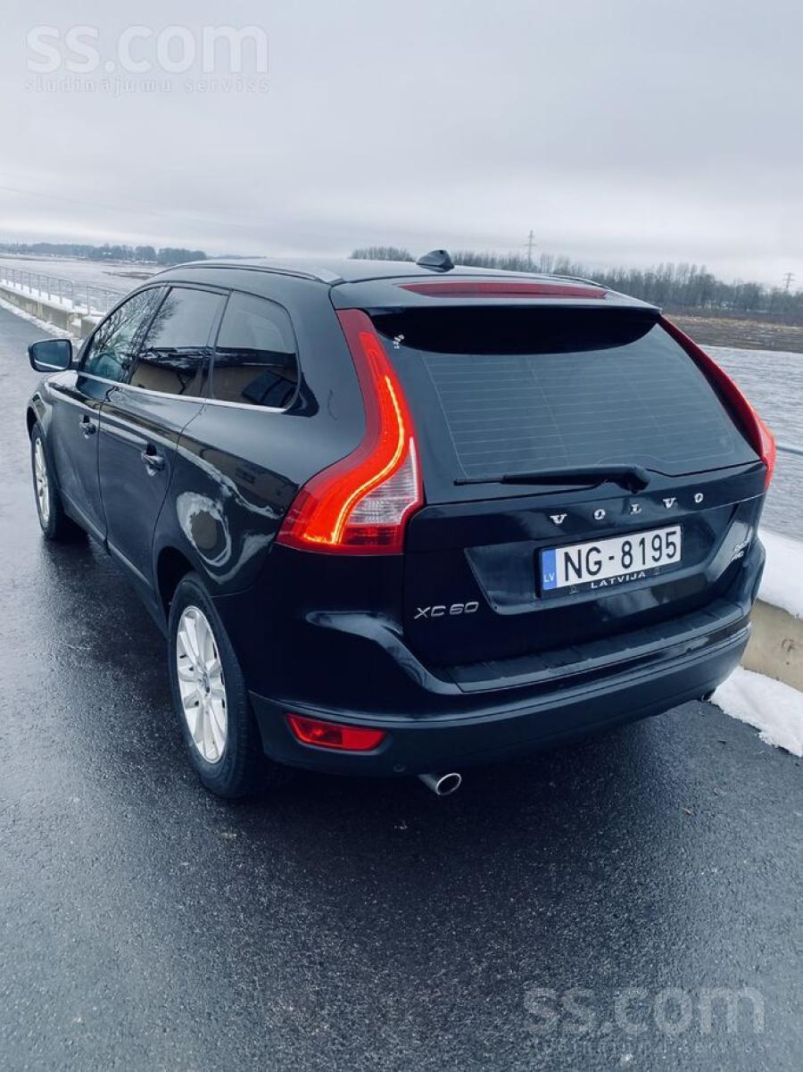 Melns Volvo XC60 2010 Jēkabpils, ar dzinēja tilpumu 2.40 L un nobraukumu 220 tūkst. km par 7300 €, foto 5 vietnē AUTOMOTO.COM.LV