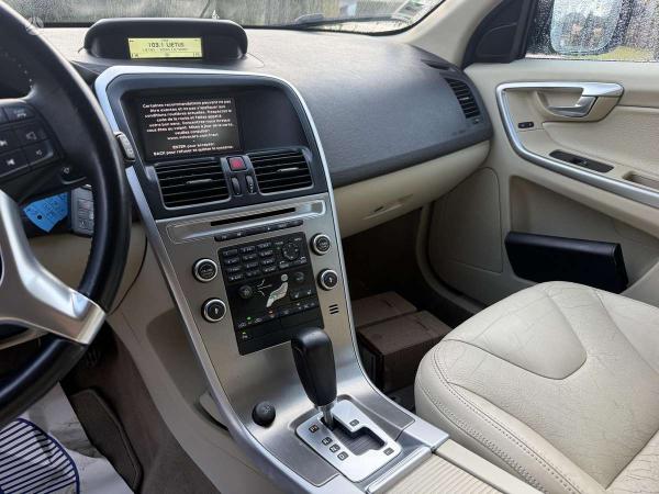 Melns Volvo XC60 2010 Tauragė, ar dzinēja tilpumu 2.40 L un nobraukumu 313 tūkst. km par 6500 €, foto 11 vietnē AUTOMOTO.COM.LV
