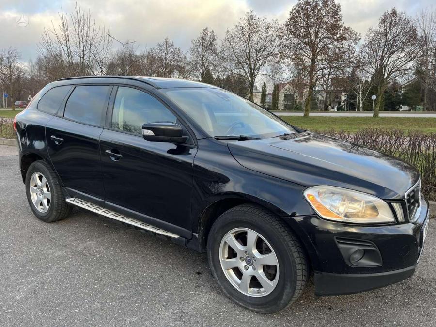 Black Volvo XC60 2010 in Klaipeda, with an engine capacity of 3.20 L and mileage of 300 thousand km for 5400 €, photo 1 on AUTOMOTO.COM.LV