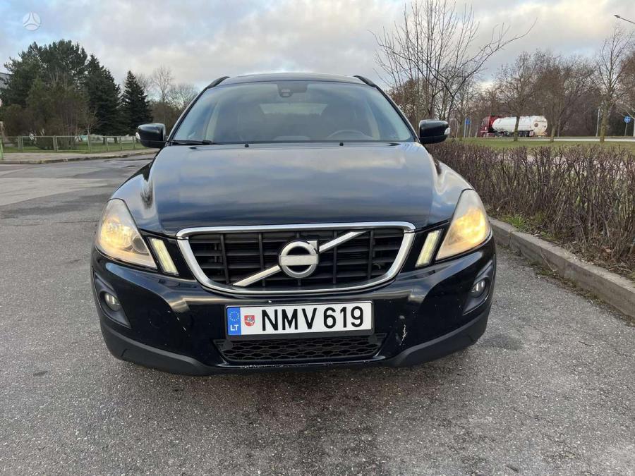 Black Volvo XC60 2010 in Klaipeda, with an engine capacity of 3.20 L and mileage of 300 thousand km for 5400 €, photo 2 on AUTOMOTO.COM.LV