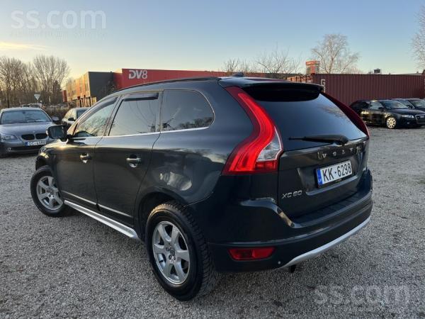 Black Volvo XC60 2010 in Riga, with an engine capacity of 2.00 L and mileage of 0 thousand km for 6490 €, photo 5 on AUTOMOTO.COM.LV