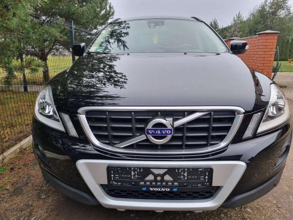 Black Volvo XC60 2010 in Kaunas, with an engine capacity of 2.40 L and mileage of 241 thousand km for 7390 €, photo 2 on AUTOMOTO.COM.LV