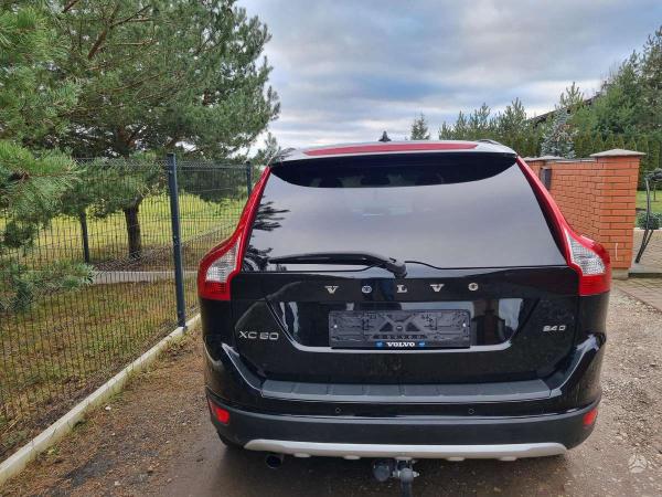 Black Volvo XC60 2010 in Kaunas, with an engine capacity of 2.40 L and mileage of 241 thousand km for 7390 €, photo 10 on AUTOMOTO.COM.LV