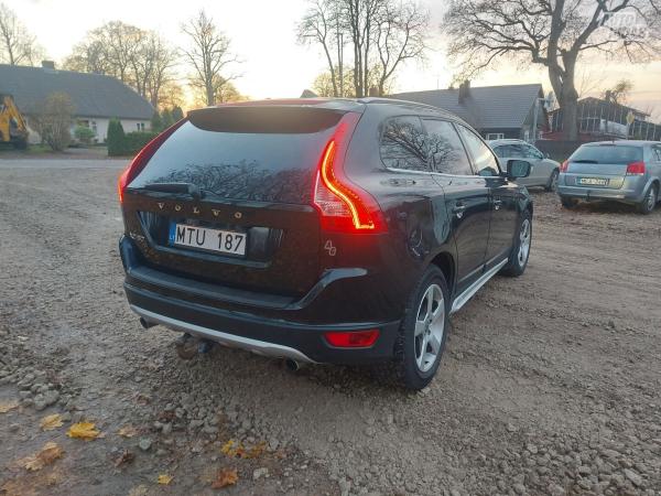 Melns Volvo XC60 2010 Kretinga, ar dzinēja tilpumu 2.40 L un nobraukumu 340 tūkst. km par 6500 €, foto 4 vietnē AUTOMOTO.COM.LV