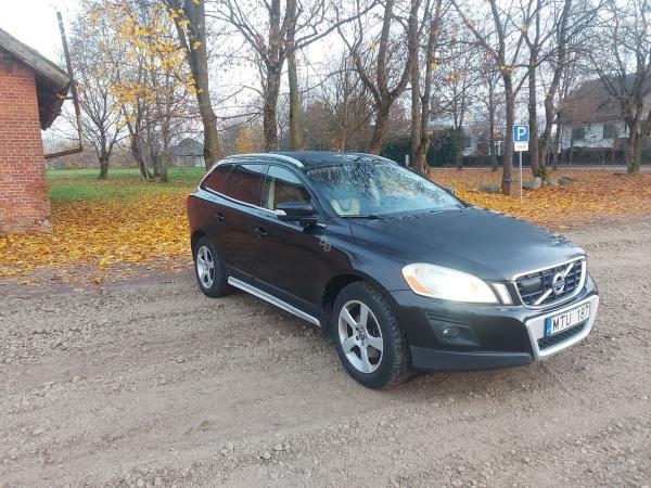 Melns Volvo XC60 2010 Kretinga, ar dzinēja tilpumu 2.40 L un nobraukumu 340 tūkst. km par 6500 €, foto 6 vietnē AUTOMOTO.COM.LV