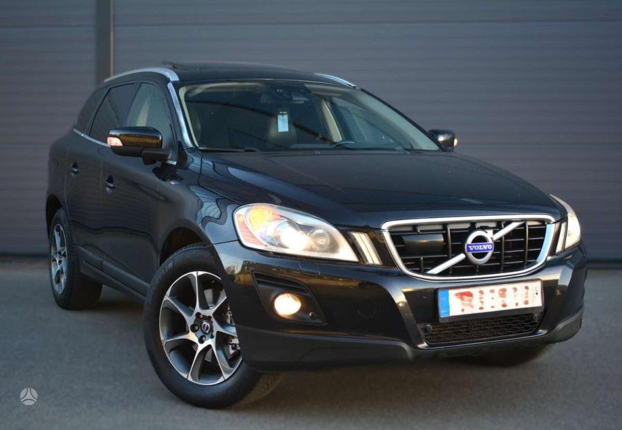 Melns Volvo XC60 2010 Klaipėda, ar dzinēja tilpumu 2.40 L un nobraukumu 320 tūkst. km par 8450 €, foto 1 vietnē AUTOMOTO.COM.LV