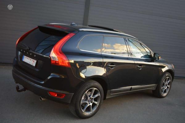 Melns Volvo XC60 2010 Klaipėda, ar dzinēja tilpumu 2.40 L un nobraukumu 320 tūkst. km par 8450 €, foto 5 vietnē AUTOMOTO.COM.LV