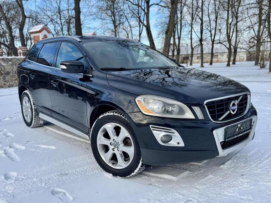 Melns Volvo XC60 2010 Viļņa, ar dzinēja tilpumu 2.40 L un nobraukumu 290 tūkst. km par 7000 €, foto 1 vietnē AUTOMOTO.COM.LV