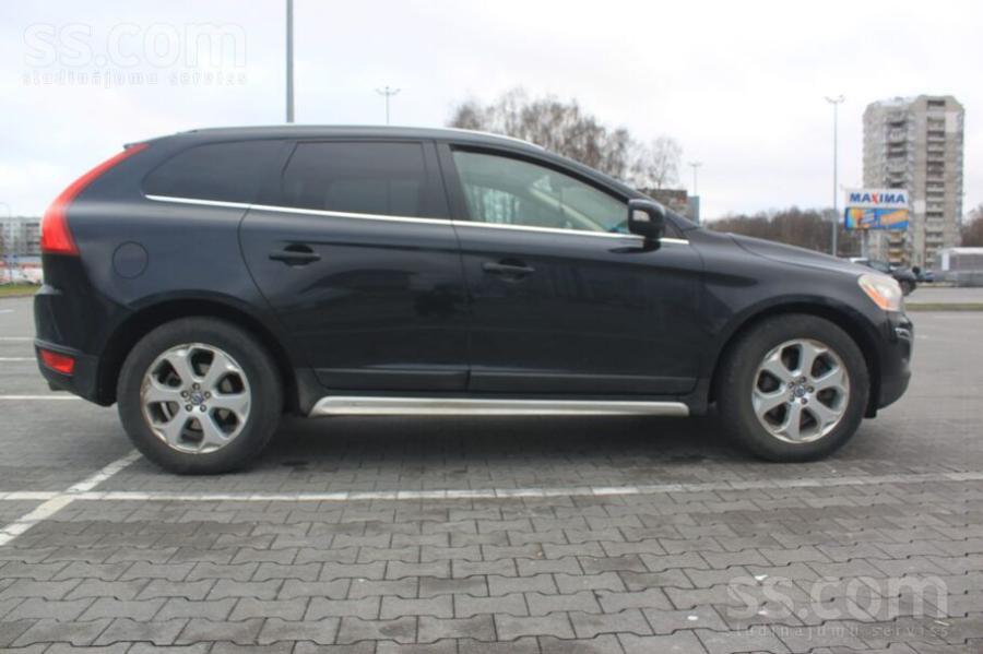 Melns Volvo XC60 2010 Rīga, ar dzinēja tilpumu 2.40 L un nobraukumu 284 tūkst. km par 9000 €, foto 15 vietnē AUTOMOTO.COM.LV