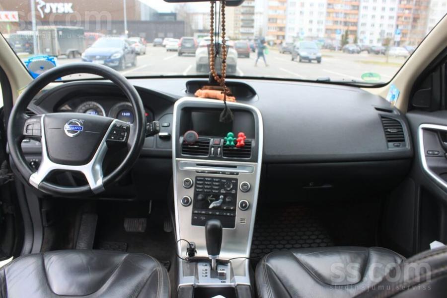 Melns Volvo XC60 2010 Rīga, ar dzinēja tilpumu 2.40 L un nobraukumu 284 tūkst. km par 9000 €, foto 17 vietnē AUTOMOTO.COM.LV