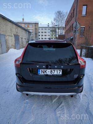 Black Volvo XC60 2010 in Jelgava, with an engine capacity of 2.40 L and mileage of 271 thousand km for 10000 €, photo 2 on AUTOMOTO.COM.LV