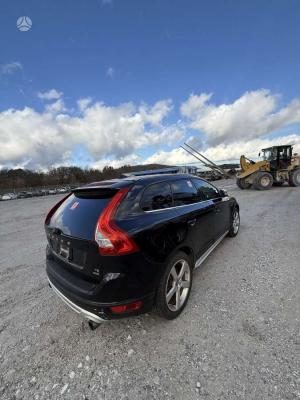 Melns Volvo XC60 2010 Šauļi, ar dzinēja tilpumu 2.95 L un nobraukumu 267 tūkst. km par 4500 €, foto 4 vietnē AUTOMOTO.COM.LV