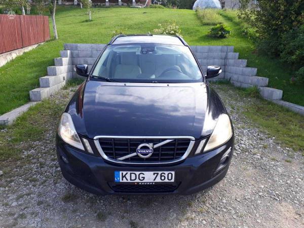 Melns Volvo XC60 2010 Viļņa, ar dzinēja tilpumu 2.40 L un nobraukumu 302 tūkst. km par 7500 €, foto 2 vietnē AUTOMOTO.COM.LV
