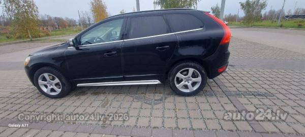 Black Volvo XC60 2010 in Tallinn, with an engine capacity of 2.40 L and mileage of 341 thousand km for 8670 €, photo 8 on AUTOMOTO.COM.LV