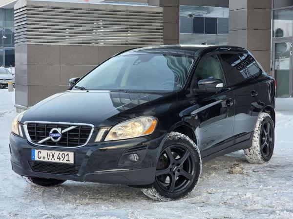 Melns Volvo XC60 2010 Viļņa, ar dzinēja tilpumu 2.40 L un nobraukumu 275 tūkst. km par 8600 €, foto 3 vietnē AUTOMOTO.COM.LV