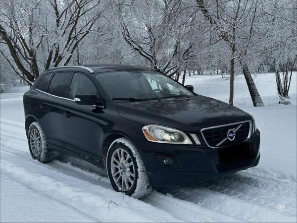 Melns Volvo XC60 2010 Marijampole, ar dzinēja tilpumu 2.40 L un nobraukumu 325 tūkst. km par 5850 €, foto 1 vietnē AUTOMOTO.COM.LV
