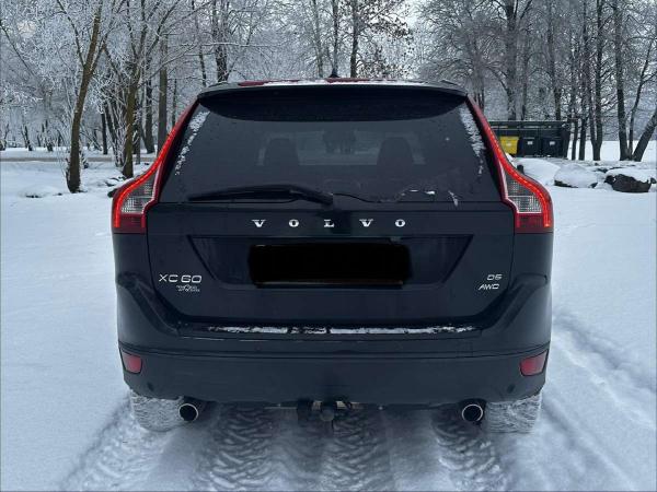Melns Volvo XC60 2010 Marijampole, ar dzinēja tilpumu 2.40 L un nobraukumu 325 tūkst. km par 5850 €, foto 4 vietnē AUTOMOTO.COM.LV