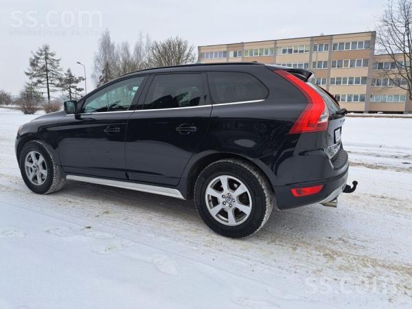 Black Volvo XC60 2010 in Bauska, with an engine capacity of 2.40 L and mileage of 235 thousand km for 8950 €, photo 2 on AUTOMOTO.COM.LV