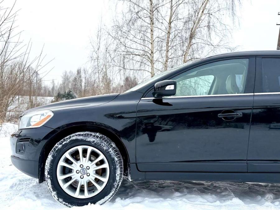 Melns Volvo XC60 2010 Šauļi, ar dzinēja tilpumu 2.40 L un nobraukumu 273 tūkst. km par 9450 €, foto 11 vietnē AUTOMOTO.COM.LV
