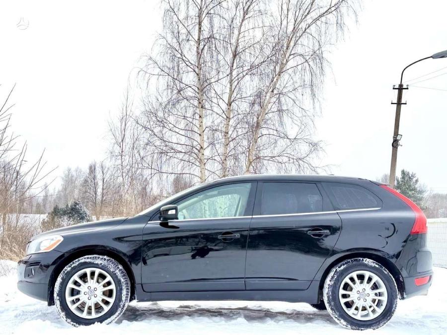 Melns Volvo XC60 2010 Šauļi, ar dzinēja tilpumu 2.40 L un nobraukumu 273 tūkst. km par 9450 €, foto 13 vietnē AUTOMOTO.COM.LV
