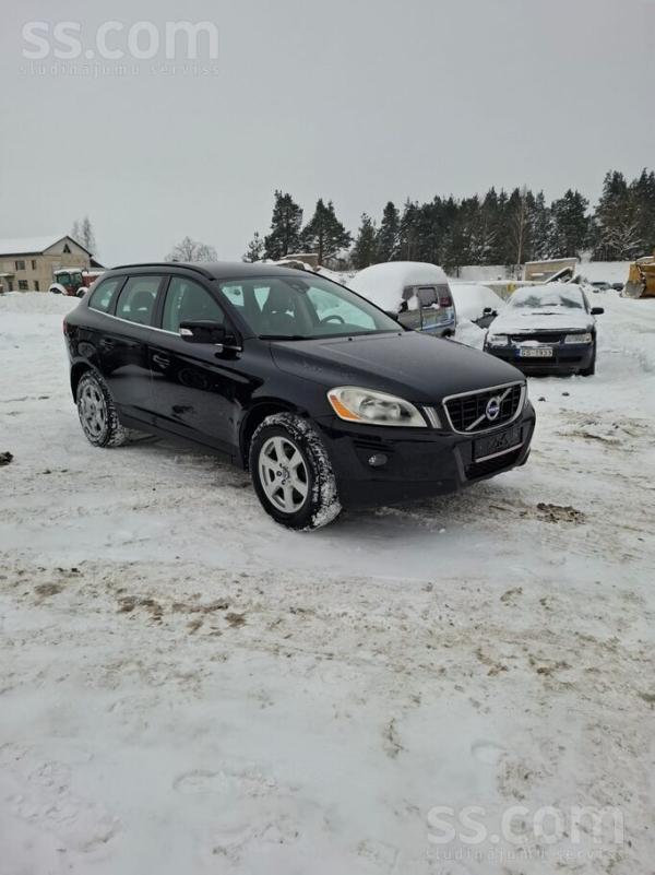 Melns Volvo XC60 2010 Tukums, ar dzinēja tilpumu 2.40 L un nobraukumu 0 tūkst. km par 6200 €, foto 1 vietnē AUTOMOTO.COM.LV
