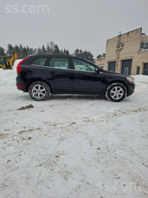 Melns Volvo XC60 2010 Tukums, ar dzinēja tilpumu 2.40 L un nobraukumu 0 tūkst. km par 6200 €, foto 2 vietnē AUTOMOTO.COM.LV