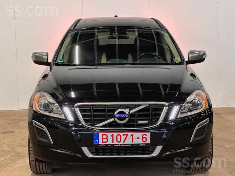 Black Volvo XC60 2010 in Jurmala, with an engine capacity of 2.40 L and mileage of 331 thousand km for 9850 €, photo 3 on AUTOMOTO.COM.LV
