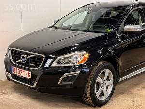 Black Volvo XC60 2010 in Jurmala, with an engine capacity of 2.40 L and mileage of 331 thousand km for 9850 €, photo 5 on AUTOMOTO.COM.LV