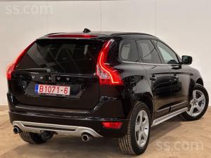 Black Volvo XC60 2010 in Jurmala, with an engine capacity of 2.40 L and mileage of 331 thousand km for 9850 €, photo 11 on AUTOMOTO.COM.LV