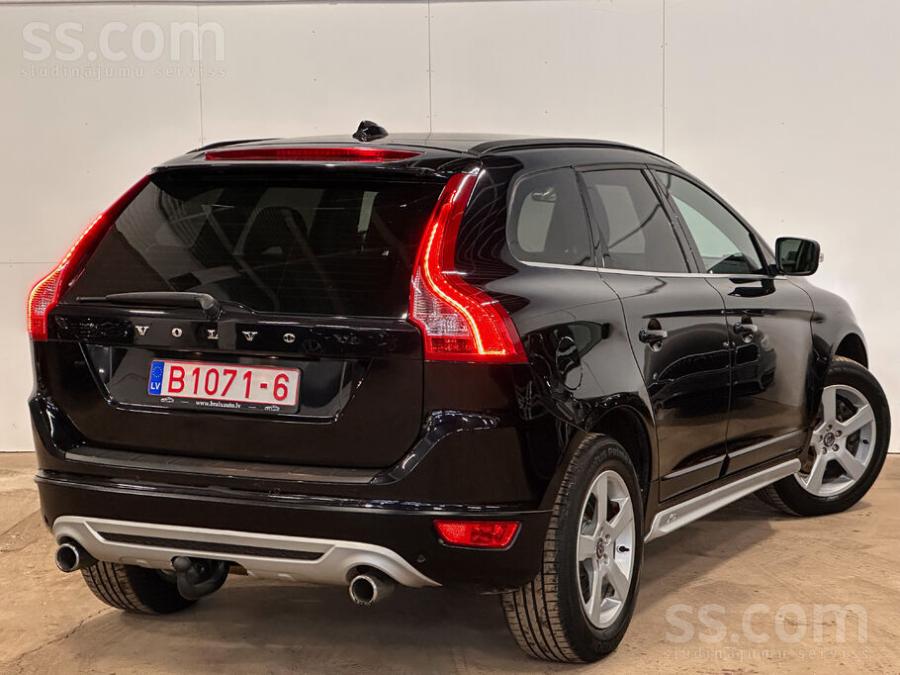 Black Volvo XC60 2010 in Jurmala, with an engine capacity of 2.40 L and mileage of 331 thousand km for 9850 €, photo 11 on AUTOMOTO.COM.LV