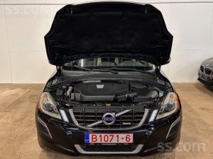 Black Volvo XC60 2010 in Jurmala, with an engine capacity of 2.40 L and mileage of 331 thousand km for 9850 €, photo 34 on AUTOMOTO.COM.LV