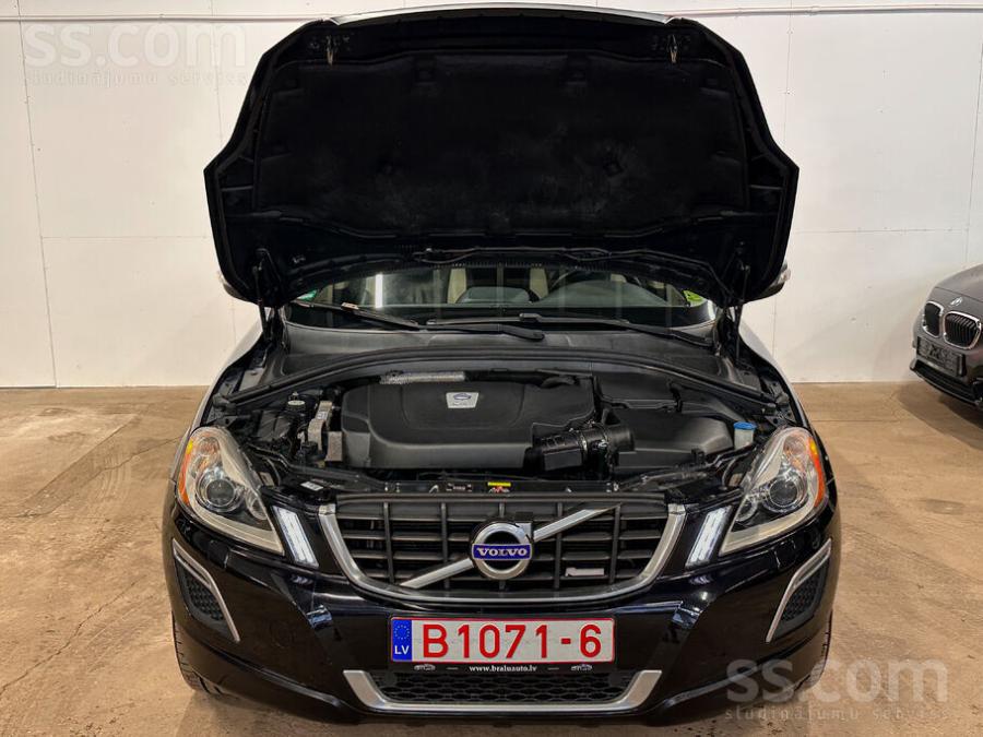Black Volvo XC60 2010 in Jurmala, with an engine capacity of 2.40 L and mileage of 331 thousand km for 9850 €, photo 34 on AUTOMOTO.COM.LV
