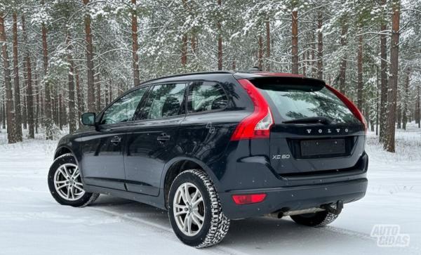 Melns Volvo XC60 2010 Mažeikiai, ar dzinēja tilpumu 2.40 L un nobraukumu 307 tūkst. km par 7750 €, foto 4 vietnē AUTOMOTO.COM.LV