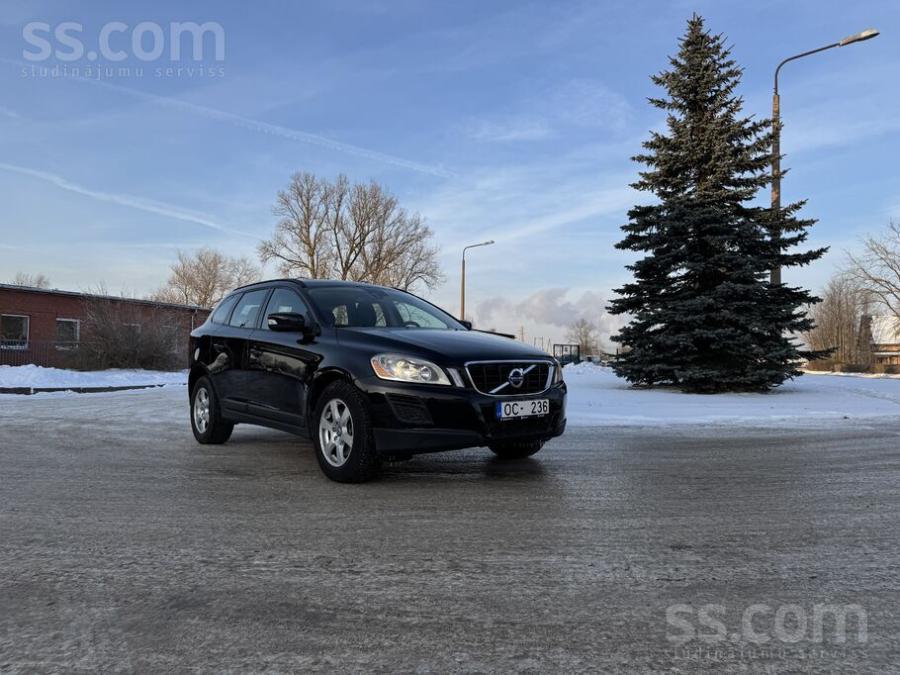 Melns Volvo XC60 2010 Cēsis, ar dzinēja tilpumu 2.40 L un nobraukumu 0 tūkst. km par 8950 €, foto 1 vietnē AUTOMOTO.COM.LV