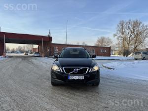 Melns Volvo XC60 2010 Cēsis, ar dzinēja tilpumu 2.40 L un nobraukumu 0 tūkst. km par 8950 €, foto 3 vietnē AUTOMOTO.COM.LV