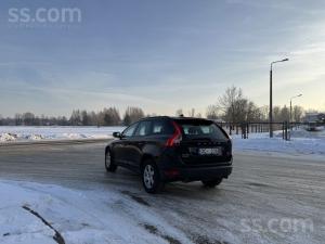 Melns Volvo XC60 2010 Cēsis, ar dzinēja tilpumu 2.40 L un nobraukumu 0 tūkst. km par 8950 €, foto 7 vietnē AUTOMOTO.COM.LV