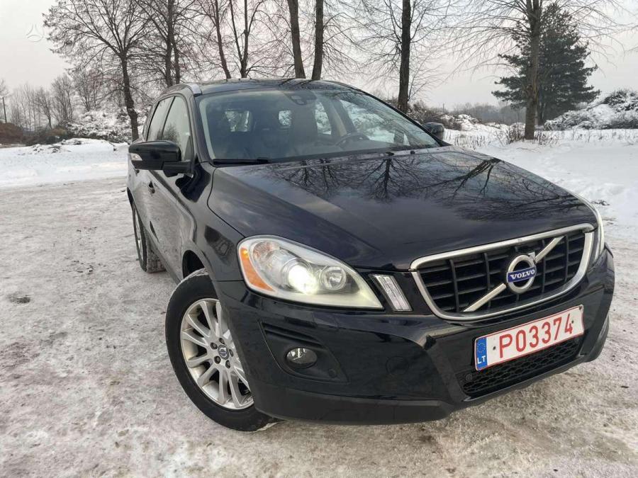 Black Volvo XC60 2010 in Taurage, with an engine capacity of 2.40 L and mileage of 185 thousand km for 8000 €, photo 1 on AUTOMOTO.COM.LV