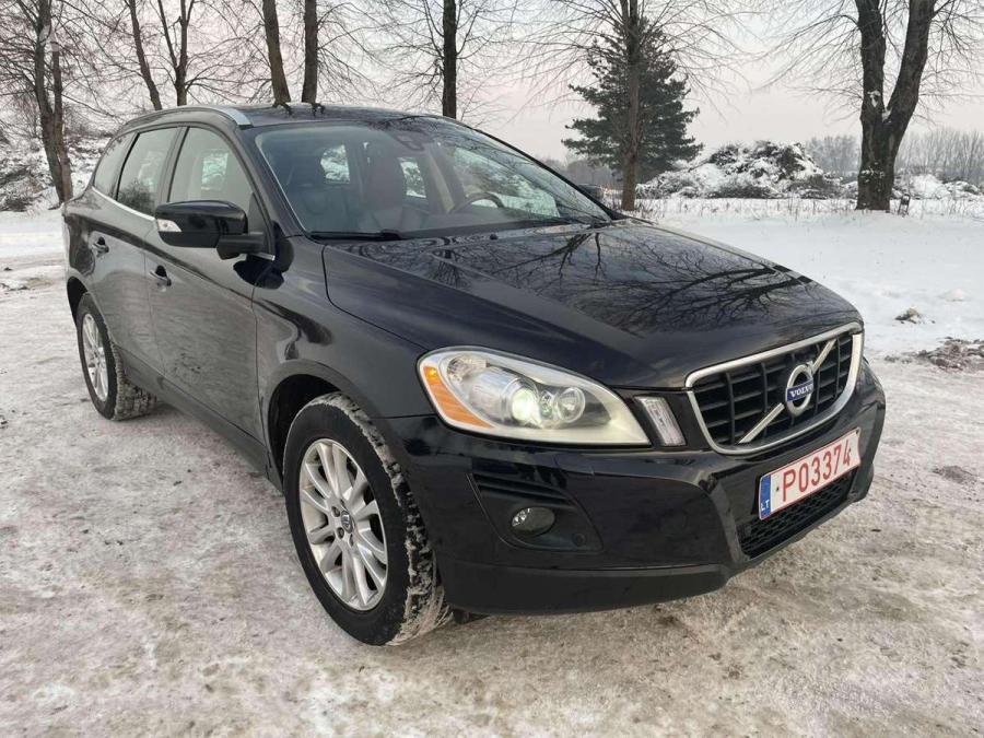 Black Volvo XC60 2010 in Taurage, with an engine capacity of 2.40 L and mileage of 185 thousand km for 8000 €, photo 2 on AUTOMOTO.COM.LV