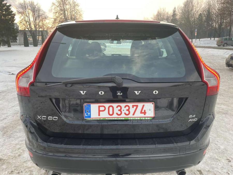 Black Volvo XC60 2010 in Taurage, with an engine capacity of 2.40 L and mileage of 185 thousand km for 8000 €, photo 4 on AUTOMOTO.COM.LV