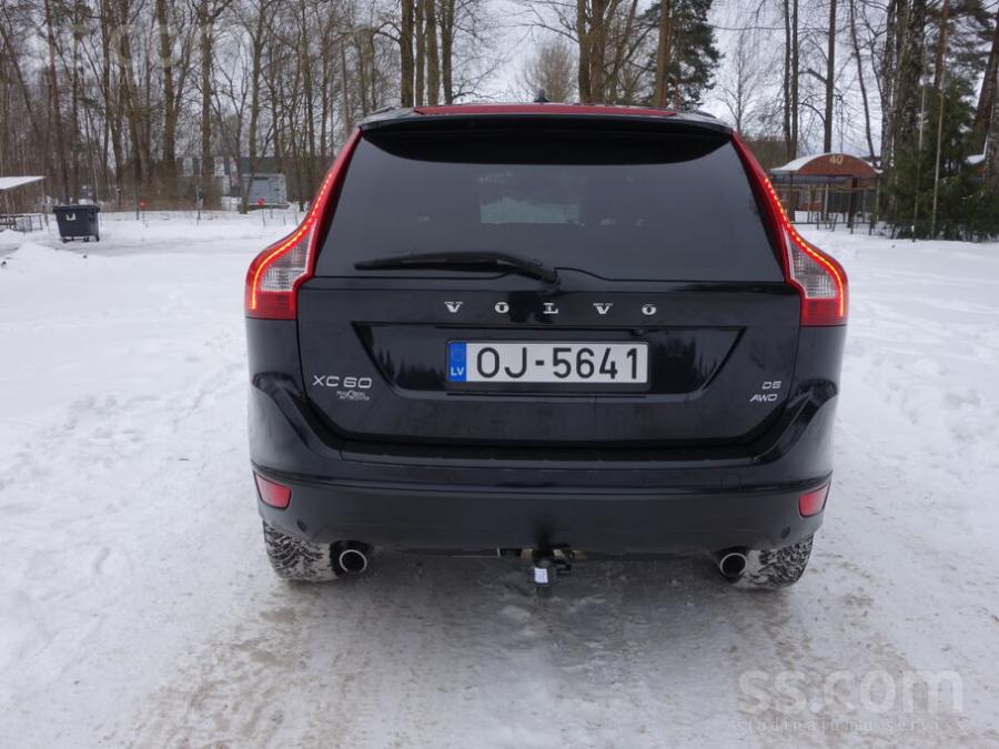 Melns Volvo XC60 2010 Rīga, ar dzinēja tilpumu 2.40 L un nobraukumu 0 tūkst. km par 7850 €, foto 4 vietnē AUTOMOTO.COM.LV