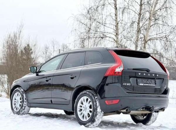 Melns Volvo XC60 2010 Šauļi, ar dzinēja tilpumu 2.40 L un nobraukumu 273 tūkst. km par 9450 €, foto 3 vietnē AUTOMOTO.COM.LV