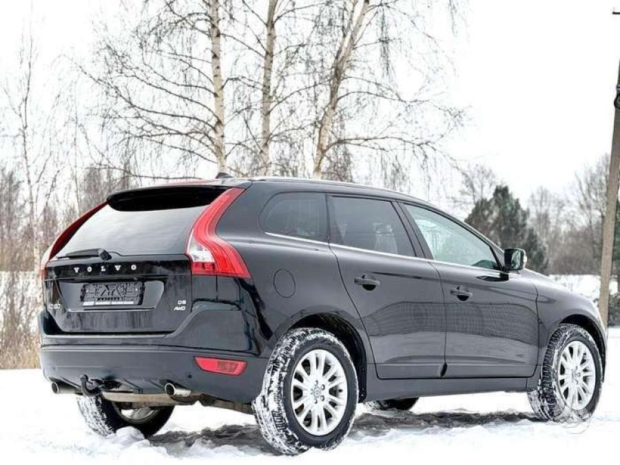 Melns Volvo XC60 2010 Šauļi, ar dzinēja tilpumu 2.40 L un nobraukumu 273 tūkst. km par 9450 €, foto 4 vietnē AUTOMOTO.COM.LV