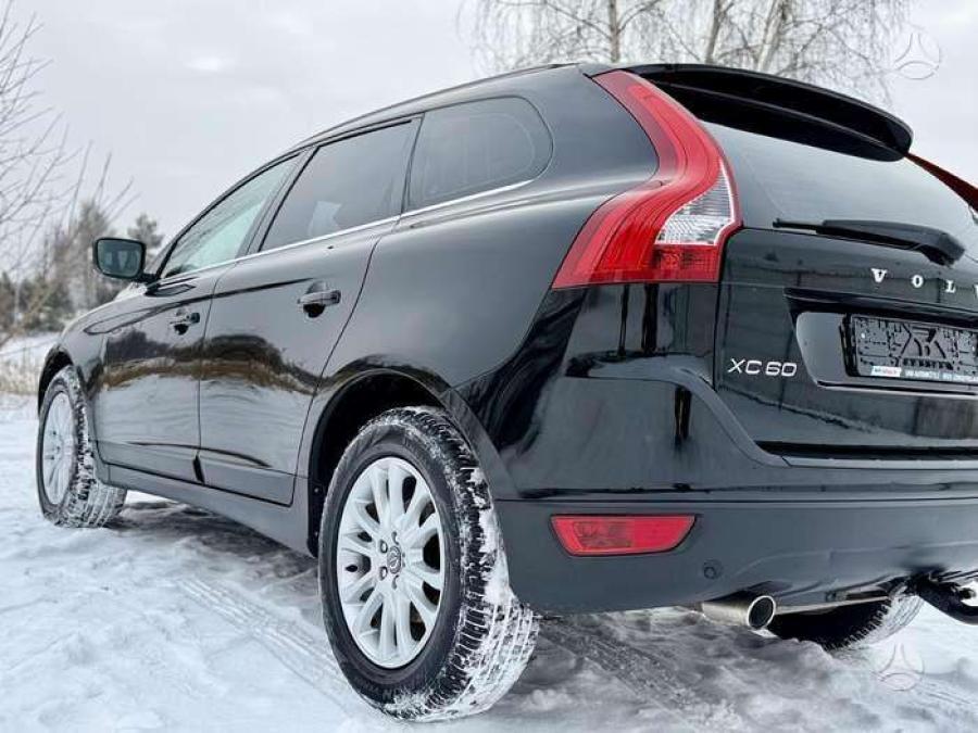Melns Volvo XC60 2010 Šauļi, ar dzinēja tilpumu 2.40 L un nobraukumu 273 tūkst. km par 9450 €, foto 7 vietnē AUTOMOTO.COM.LV